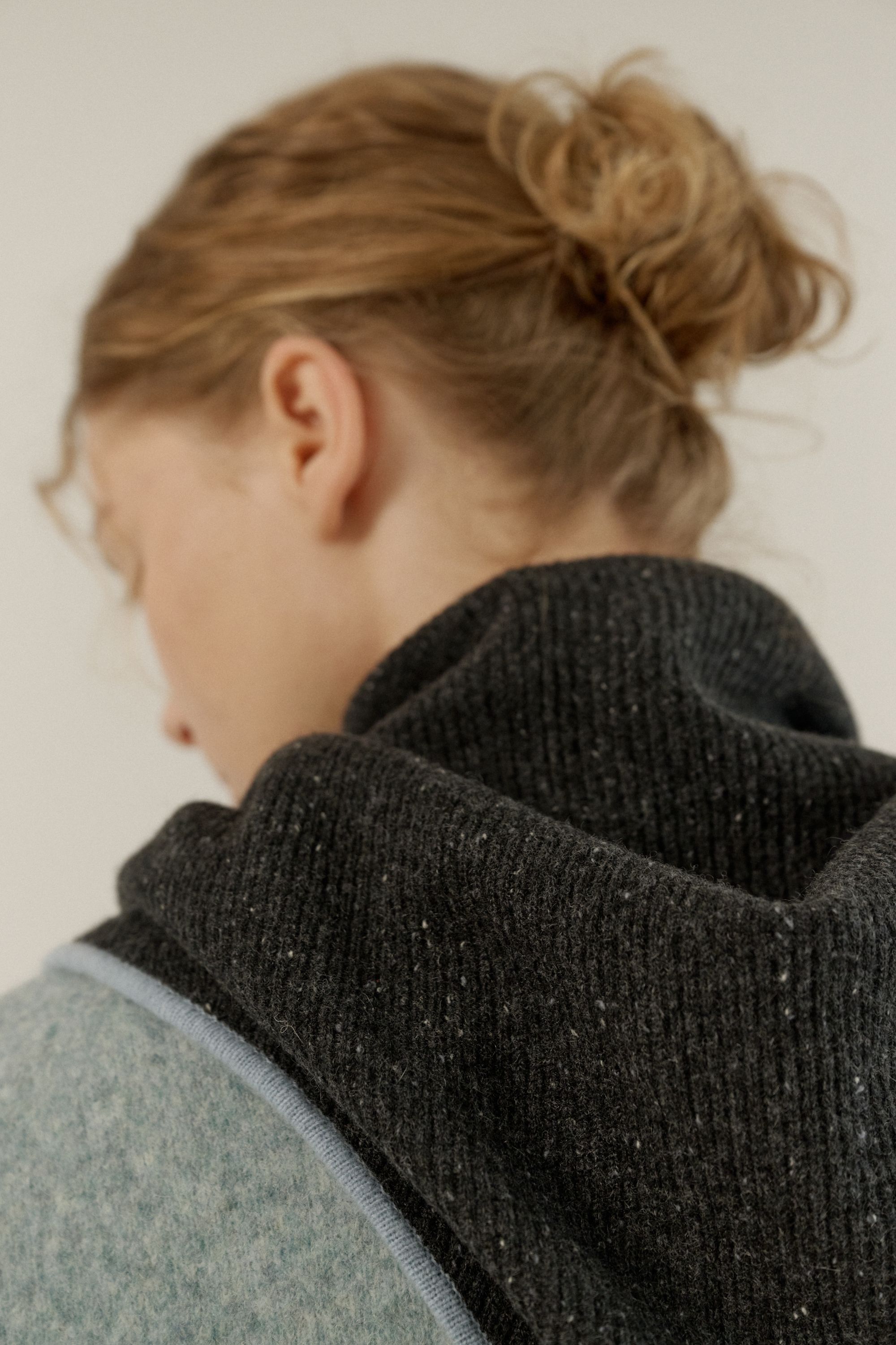 [24FW] TRIANGULAR MUFFLER - 4 COLORS - 감도 깊은 취향 셀렉트샵 29CM