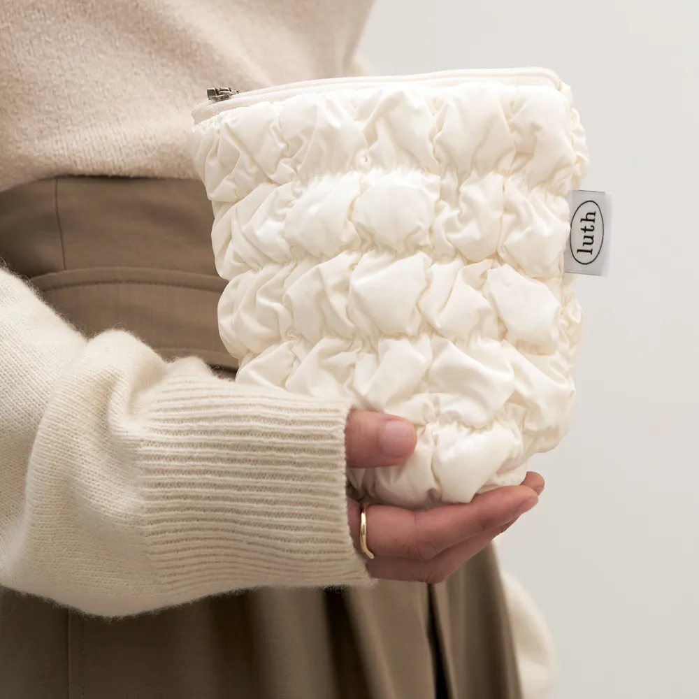 Cloud Quilted Pouch - 감도 깊은 취향 셀렉트샵 29CM