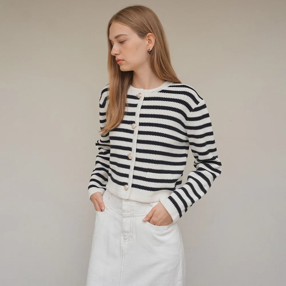 Strip Button Point Cardigan NEK4XD831 - 감도 깊은 취향 셀렉트샵 29CM