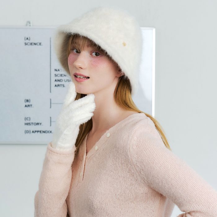 classic heart angora bucket hat_white - 감도 깊은 취향 셀렉트샵 29CM