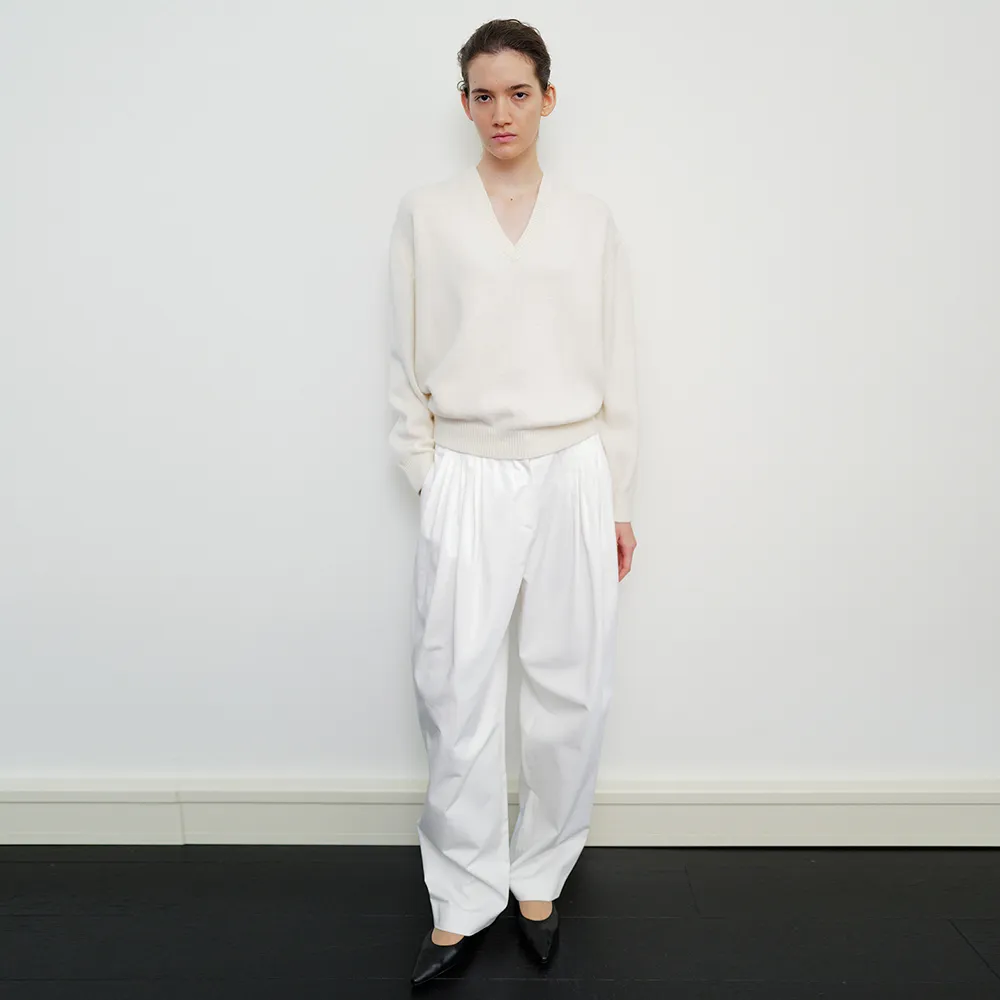 Cotton Volume Tuck Pants in Ivory - 감도 깊은 취향 셀렉트샵 29CM