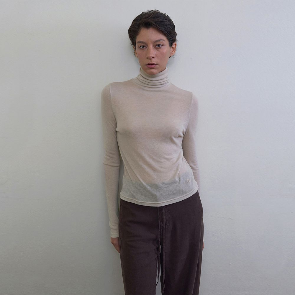 Basic Turtle Neck Top_Beige - 감도 깊은 취향 셀렉트샵 29CM