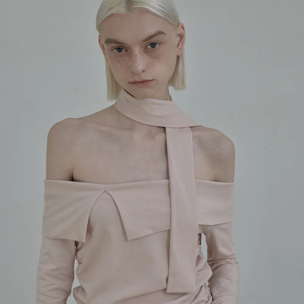 Off-Shoulder scarf t-shirt - Pink - 감도 깊은 취향 셀렉트샵 29CM