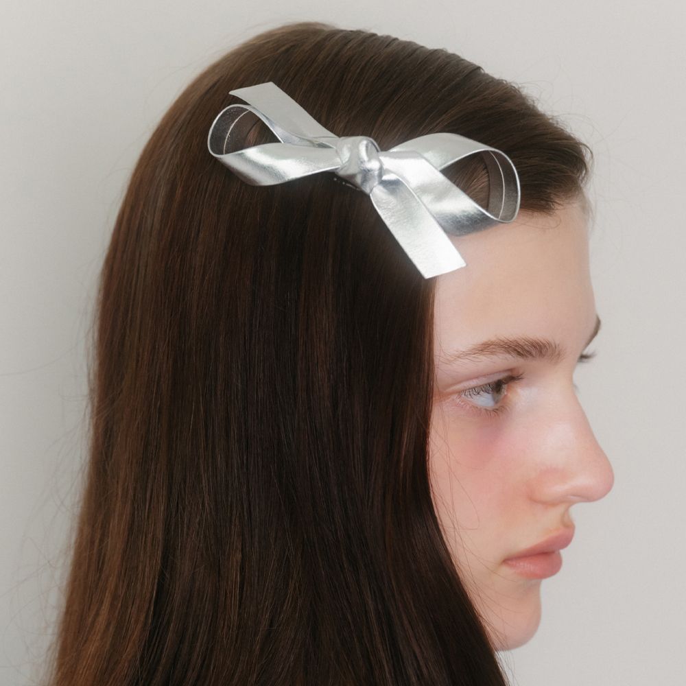 SILVER RIBBON PIN_TT3W701SL - 감도 깊은 취향 셀렉트샵 29CM