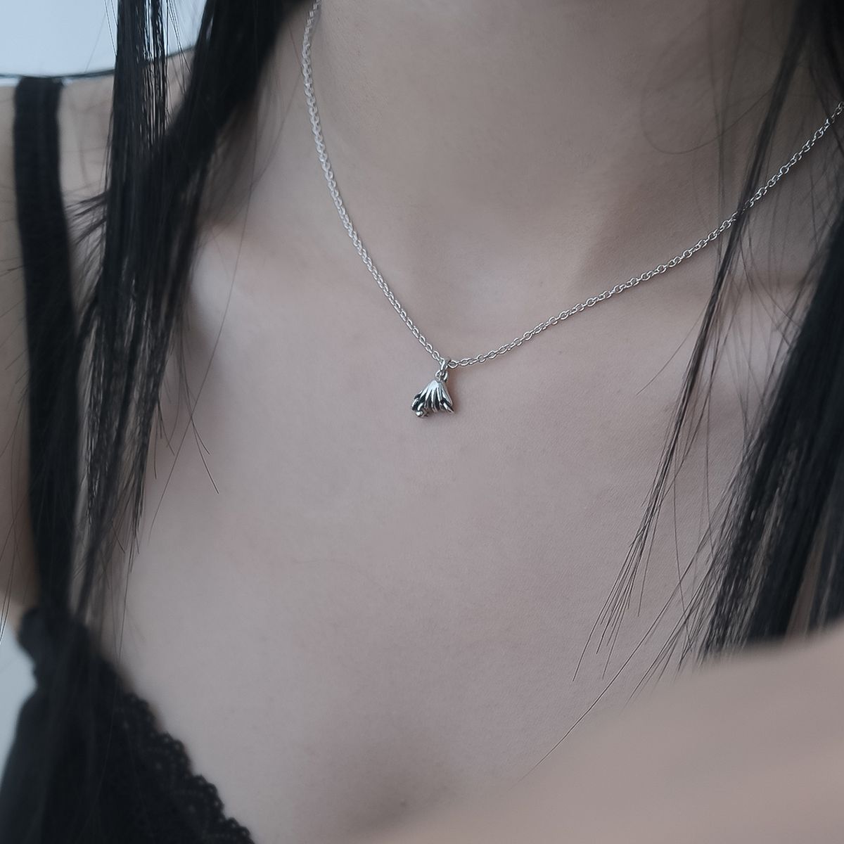 Mini shell piercing necklace - 감도 깊은 취향 셀렉트샵 29CM