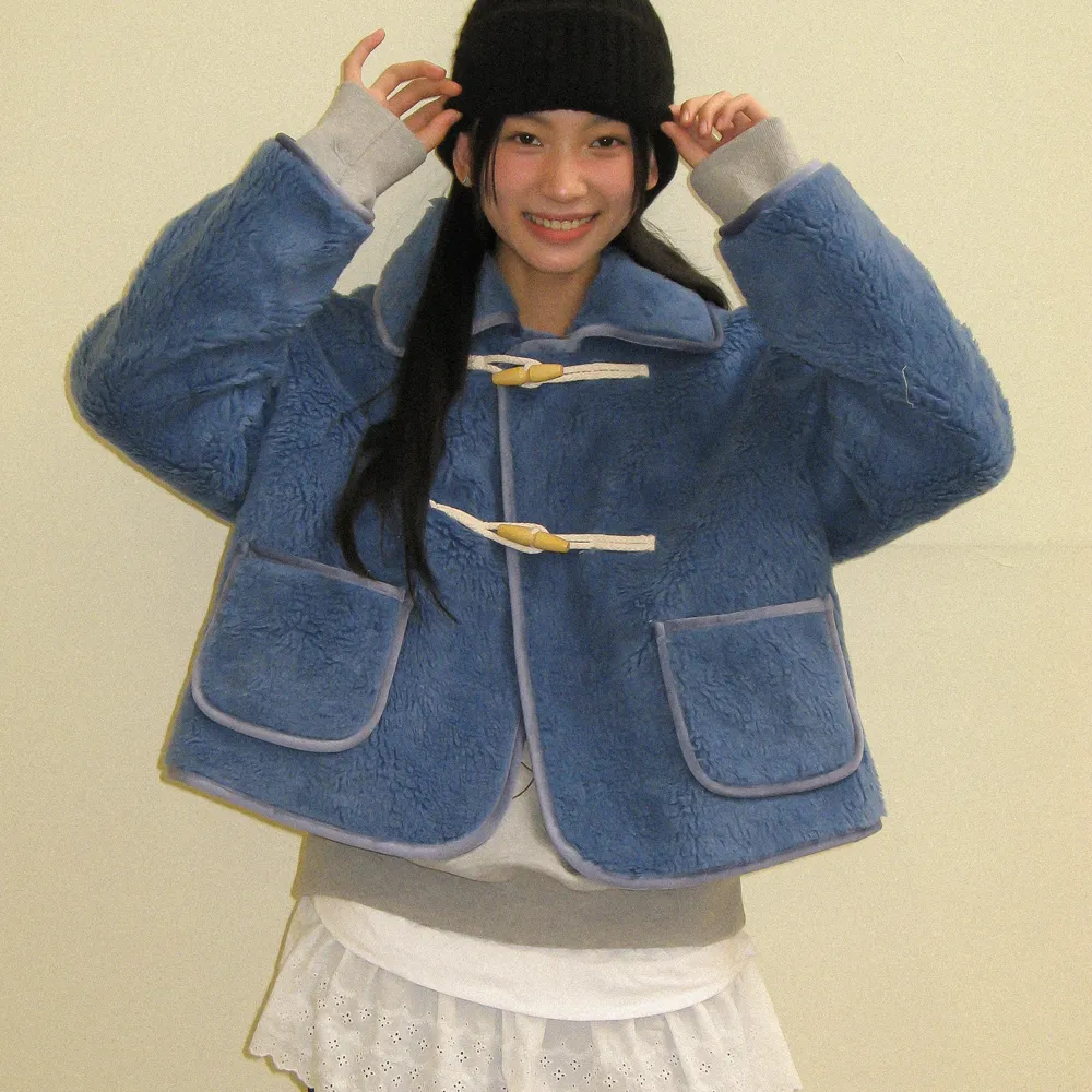 DUMBLE SHORT DUFFLE MUSTANG JACKET DUSTY BLUE - 감도 깊은 취향 셀렉트샵 29CM