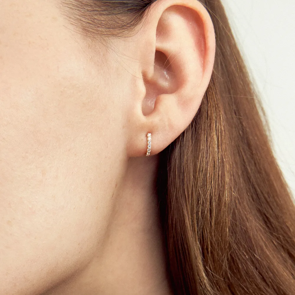 14k 베이직 커브 파베 스터드 귀걸이 (14K골드) #LFE39 - 감도 깊은 취향 셀렉트샵 29CM