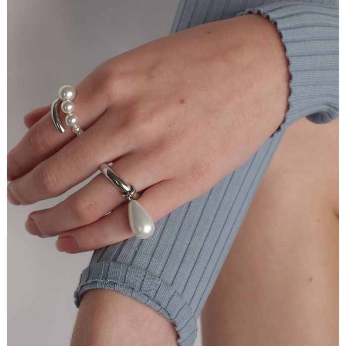 Teardrop Pearl Bold Ring - Silver - 감도 깊은 취향 셀렉트샵 29CM