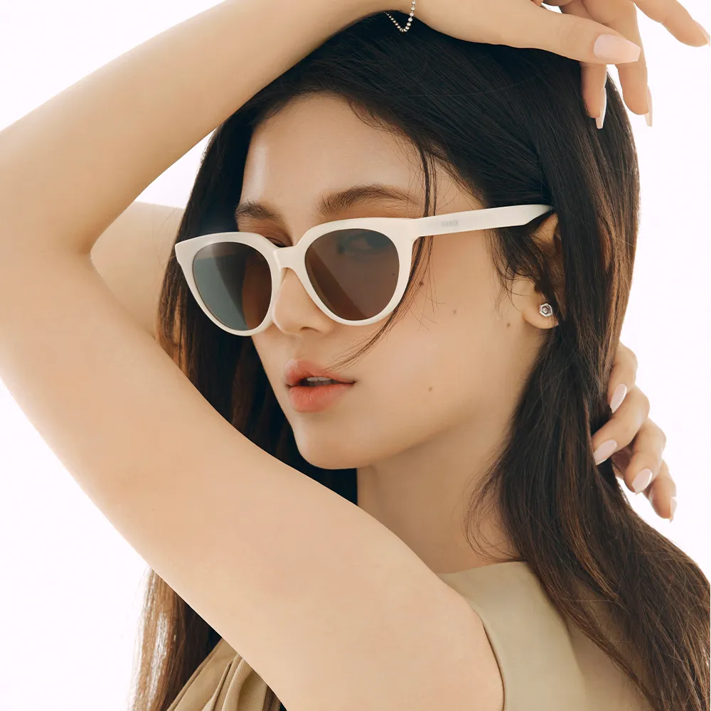 [뉴진스 다니엘 착용] 카린 크리스틴N C3 - 감도 깊은 취향 셀렉트샵 29CM