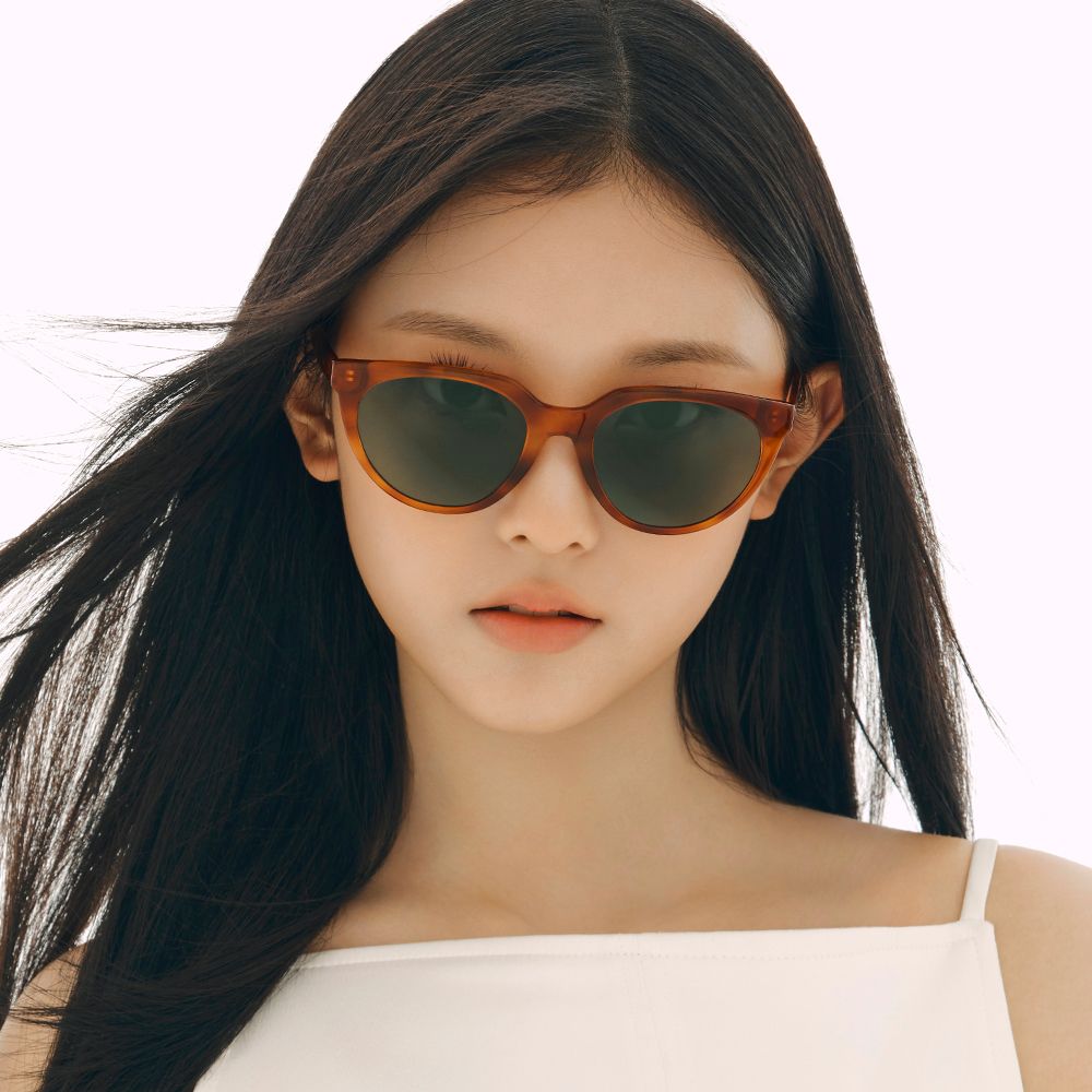 [뉴진스 해린 착용] 카린 크리스틴N C2 - 감도 깊은 취향 셀렉트샵 29CM