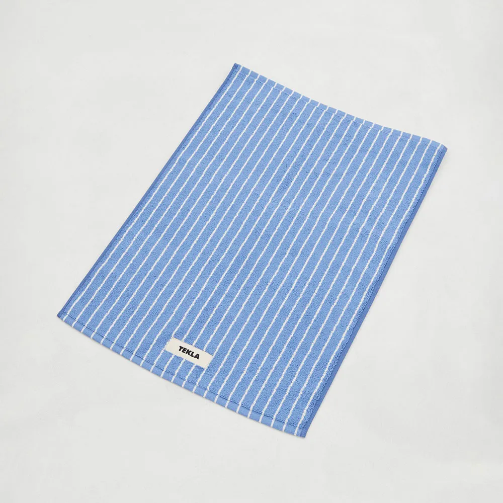 BATH MAT (CLEAR BLUE STRIPES) - 감도 깊은 취향 셀렉트샵 29CM