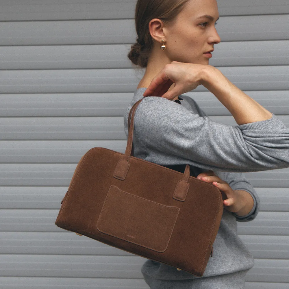 [Demeriel] Cayley Boston Bag Plus Chestnut - 감도 깊은 취향 셀렉트샵 29CM