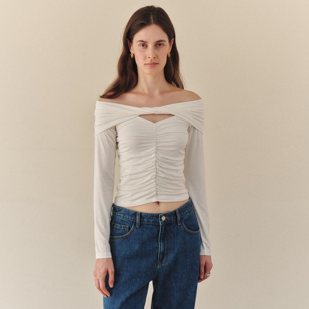 Drape Off Shoulder Top_Ivory - 감도 깊은 취향 셀렉트샵 29CM