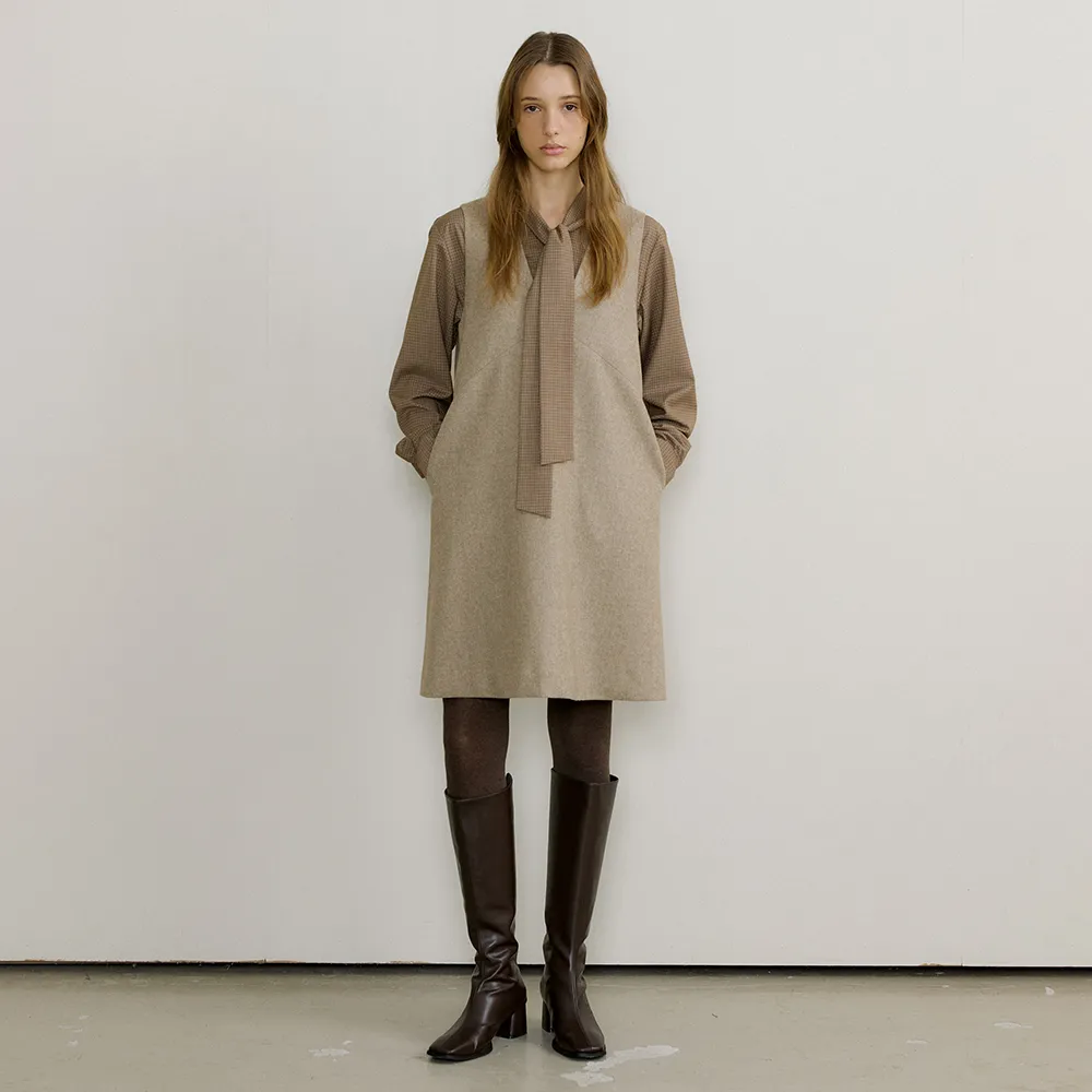 MODERN V-NECK OPS_2COLOR - 감도 깊은 취향 셀렉트샵 29CM