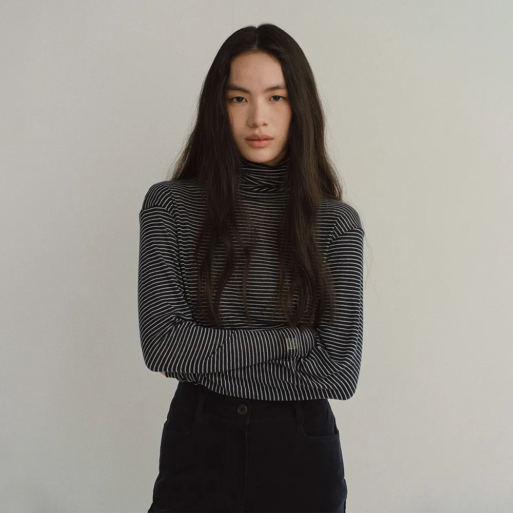 [2차리오더]KATE WOOL TURTLE NECK (NAVY) - 감도 깊은 취향 셀렉트샵 29CM