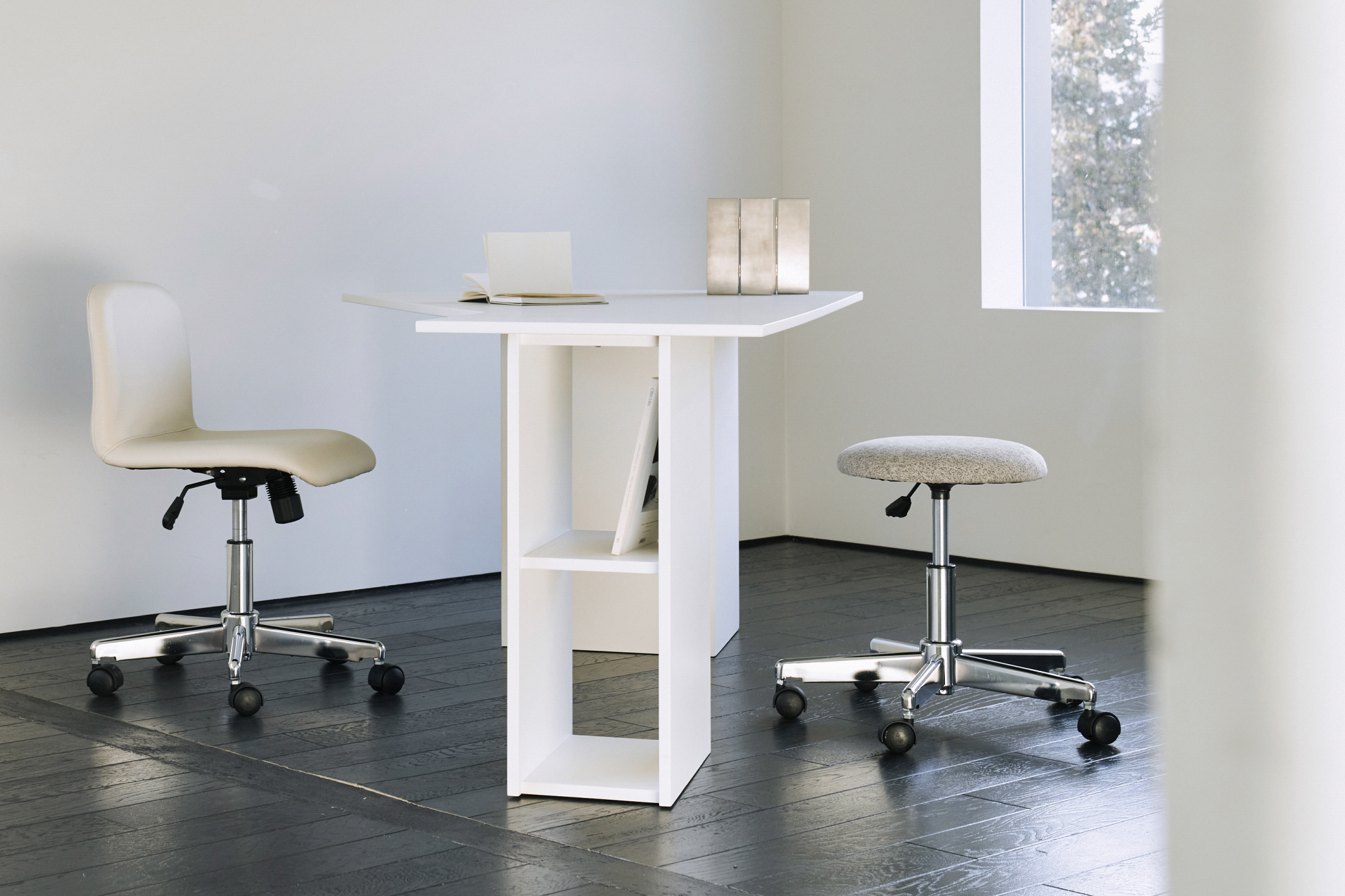 Round Work Stool - 감도 깊은 취향 셀렉트샵 29CM