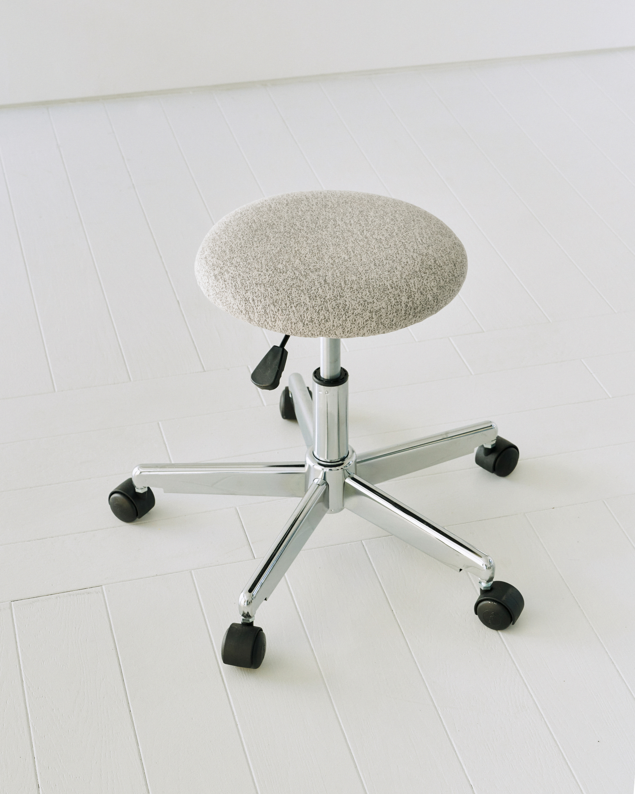Round Work Stool - 감도 깊은 취향 셀렉트샵 29CM