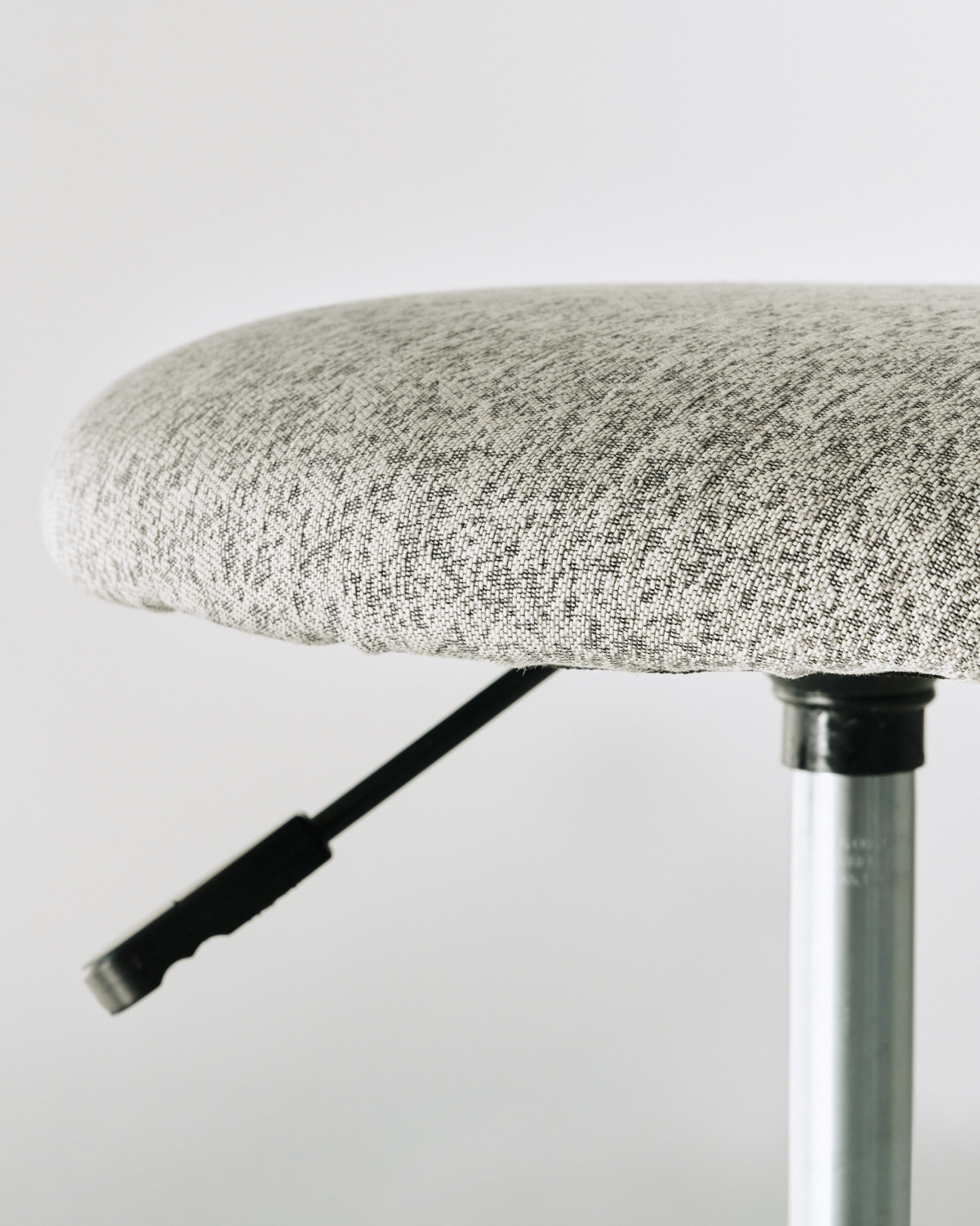 Round Work Stool - 감도 깊은 취향 셀렉트샵 29CM