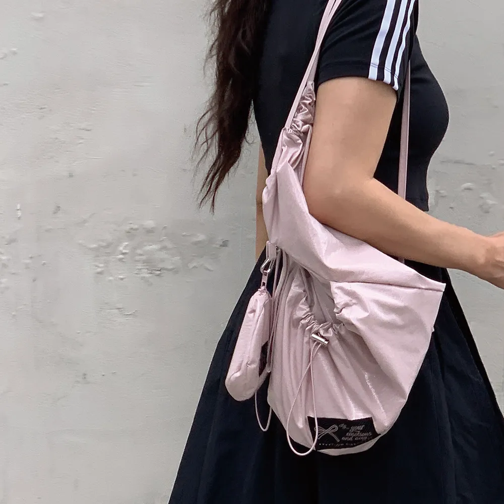 flow ribbon bag / pink set 핑크 스트링백 파우치 세트 - 감도 깊은 취향 셀렉트샵 29CM