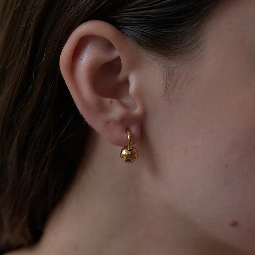 bumpy pierce earring - gold - 감도 깊은 취향 셀렉트샵 29CM