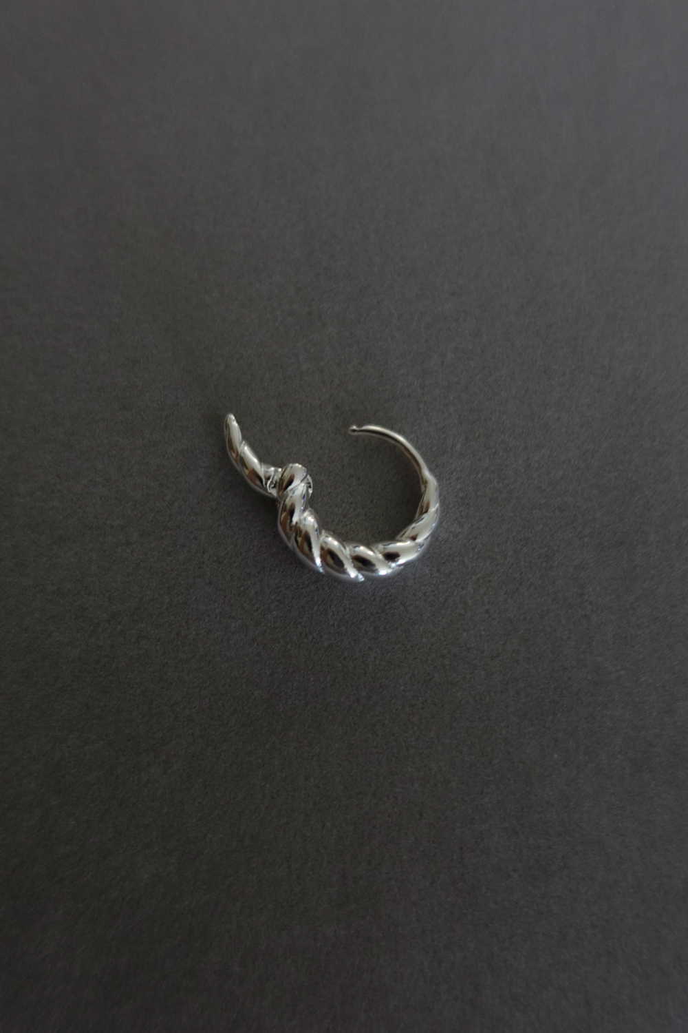 24PF Basic Twist Earring - 감도 깊은 취향 셀렉트샵 29CM