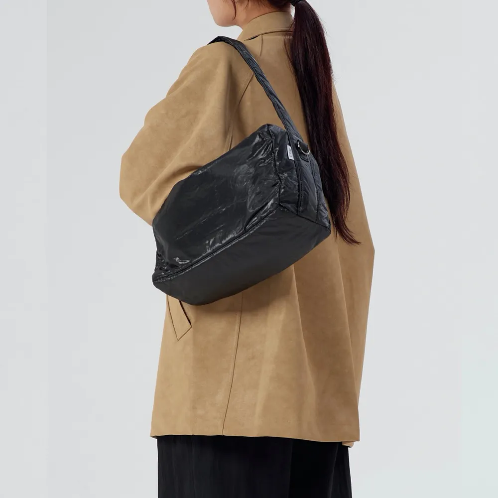 Soli Padding Bag (솔리패딩백) Black - 감도 깊은 취향 셀렉트샵 29CM