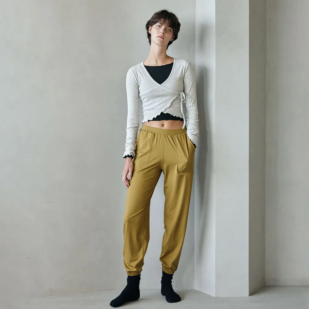 여성 요가복 DEVI-B0052-올리브 필라테스 뮤렌 오버핏 조거 레깅스 - 감도 깊은 취향 셀렉트샵 29CM