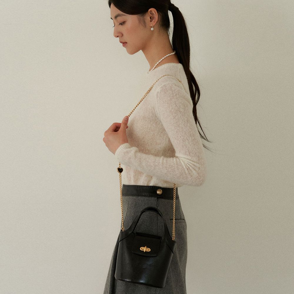 Love Chain Bag Black - 감도 깊은 취향 셀렉트샵 29CM