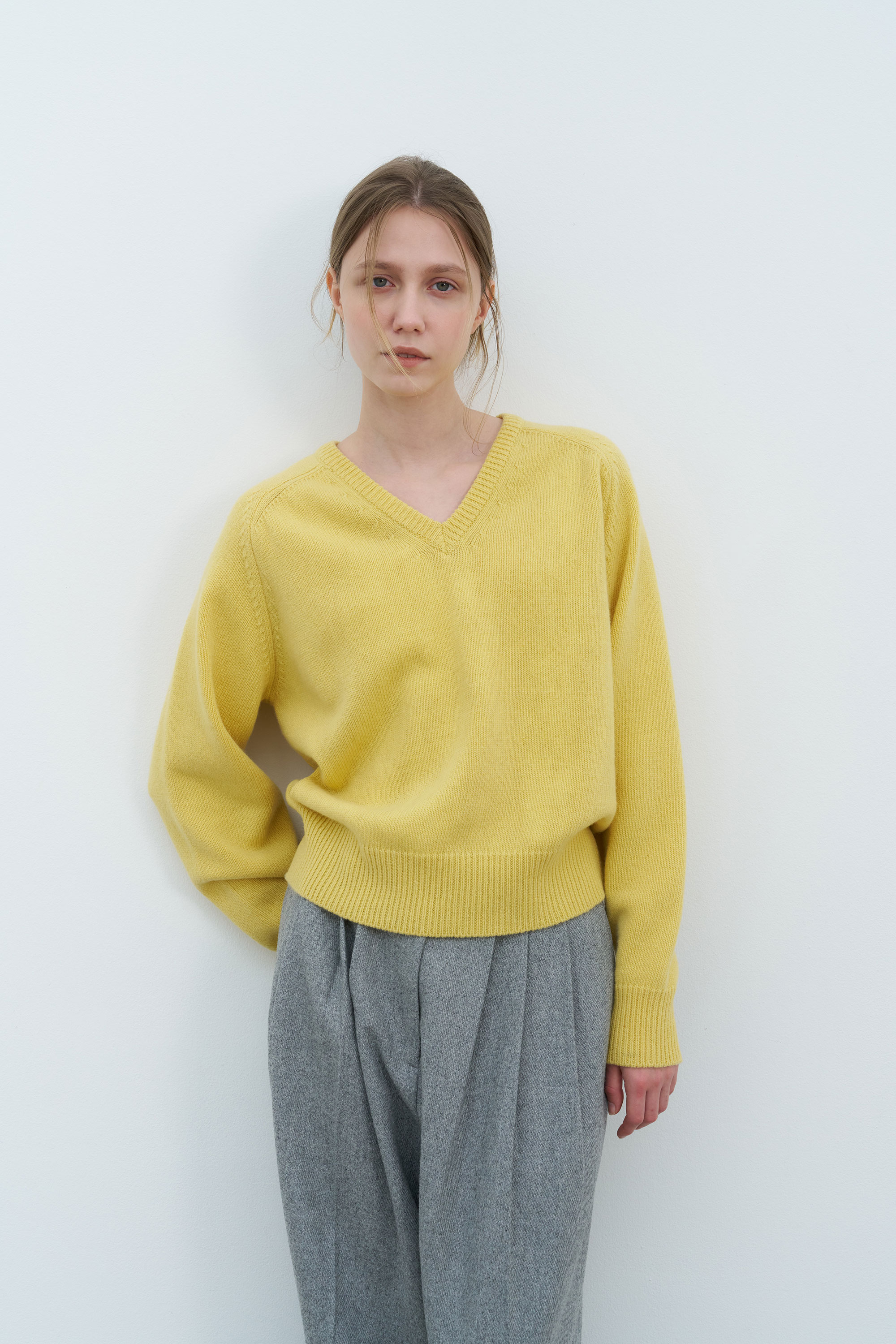 Cashmere V-Neck Knit (Lemon) - 감도 깊은 취향 셀렉트샵 29CM