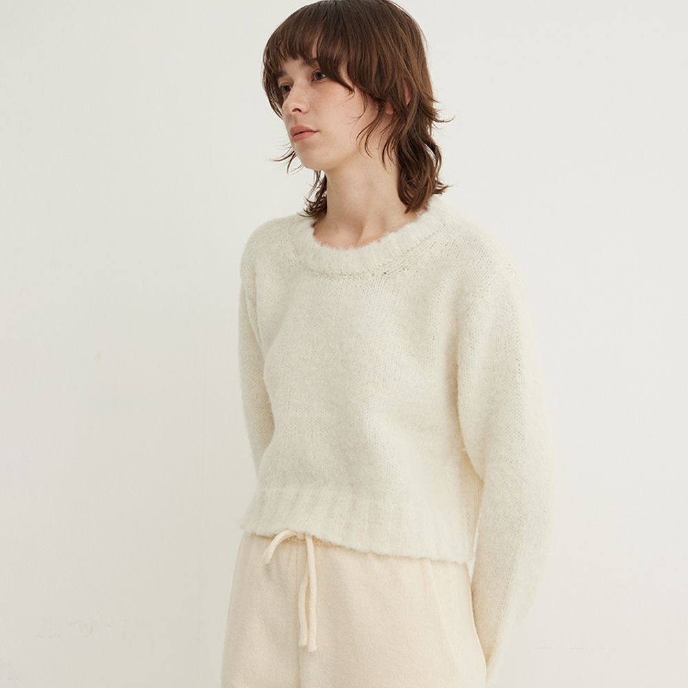 Brushed Crop Round knit_SNOW PEARL - 감도 깊은 취향 셀렉트샵 29CM
