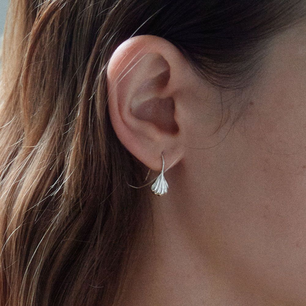 SHELL EARRINGS II - 감도 깊은 취향 셀렉트샵 29CM