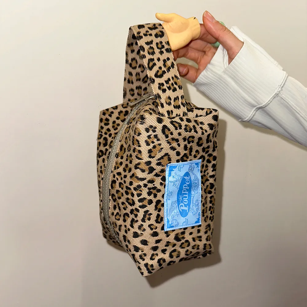 Handle Pouch - Leopard - 감도 깊은 취향 셀렉트샵 29CM