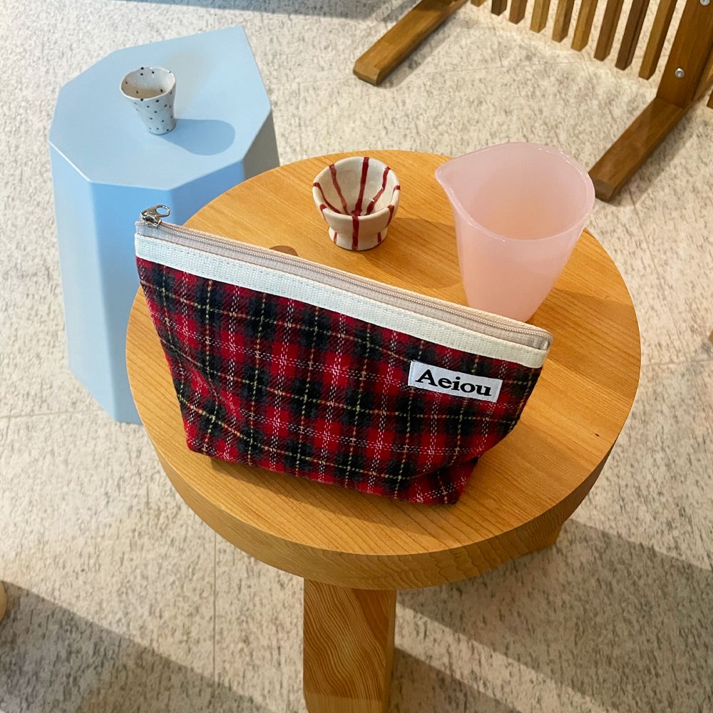 Aeiou Basic Pouch (L size) Red Tartan Check - 감도 깊은 취향 셀렉트샵 29CM