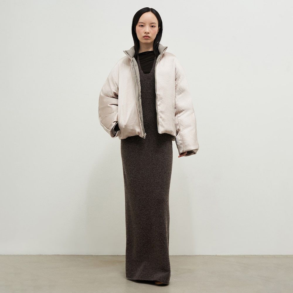 Satin Reversible Duck Down Outer Beige_AG4X38A01A - 감도 깊은 취향 셀렉트샵 29CM