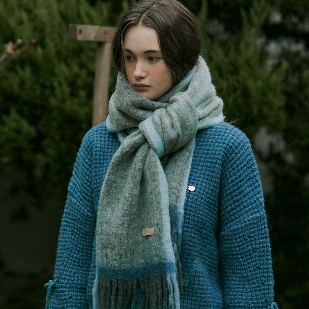 Side line multi hairy long muffler - 2color - 감도 깊은 취향 셀렉트샵 29CM