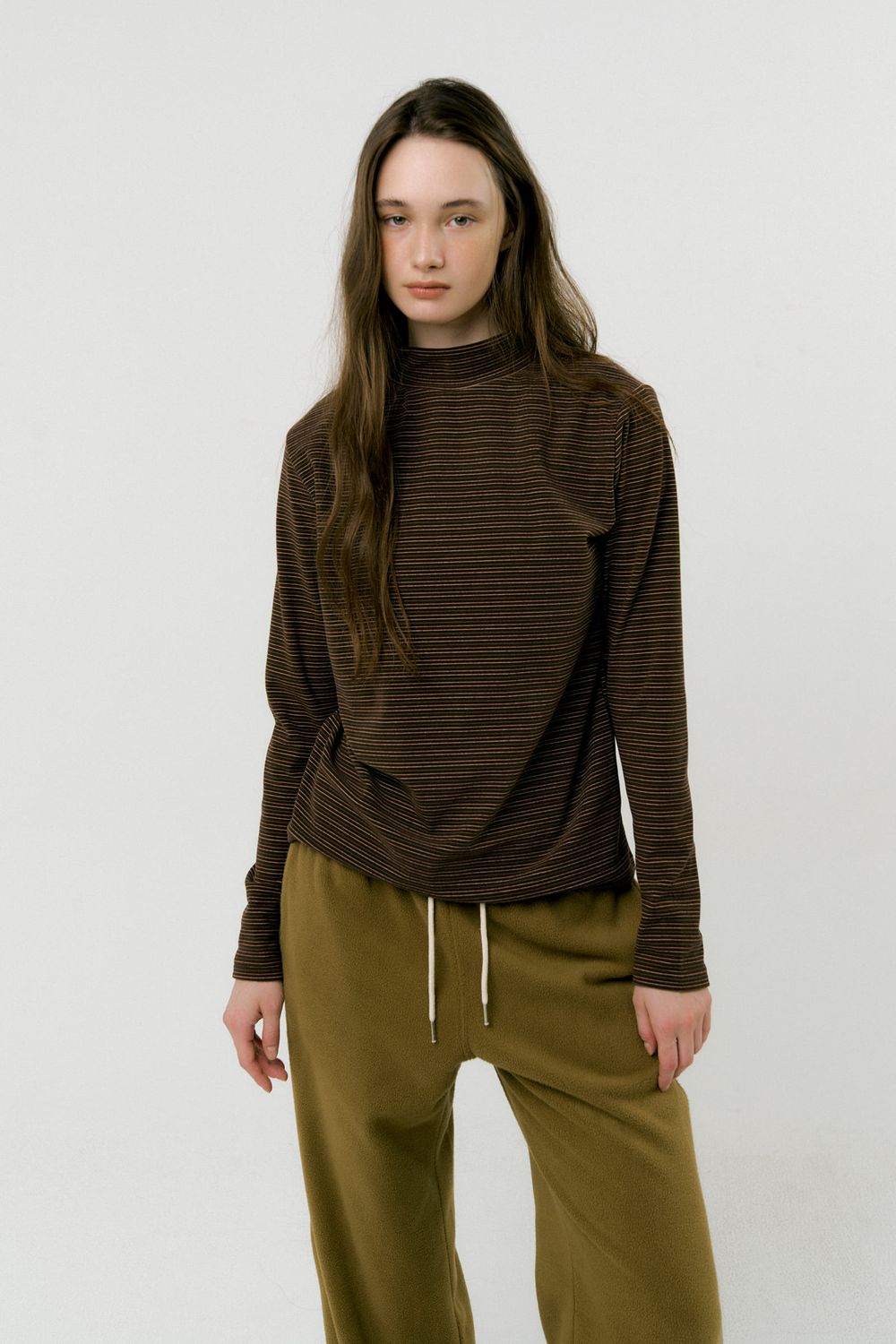 Fleece Stripe Half-Turtleneck (Brown Stripe) - 감도 깊은 취향 셀렉트샵 29CM