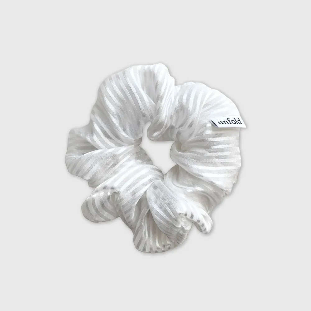 Silk stripe scrunchie 실크 스크런치 - 감도 깊은 취향 셀렉트샵 29CM