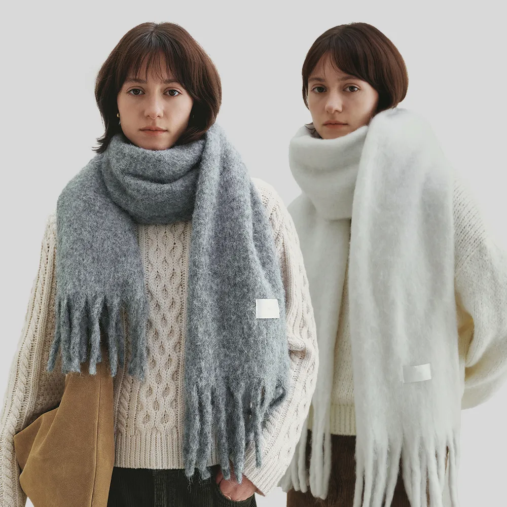 [1+1] Chunky Tassle Wool Muffler - 2color - 감도 깊은 취향 셀렉트샵 29CM