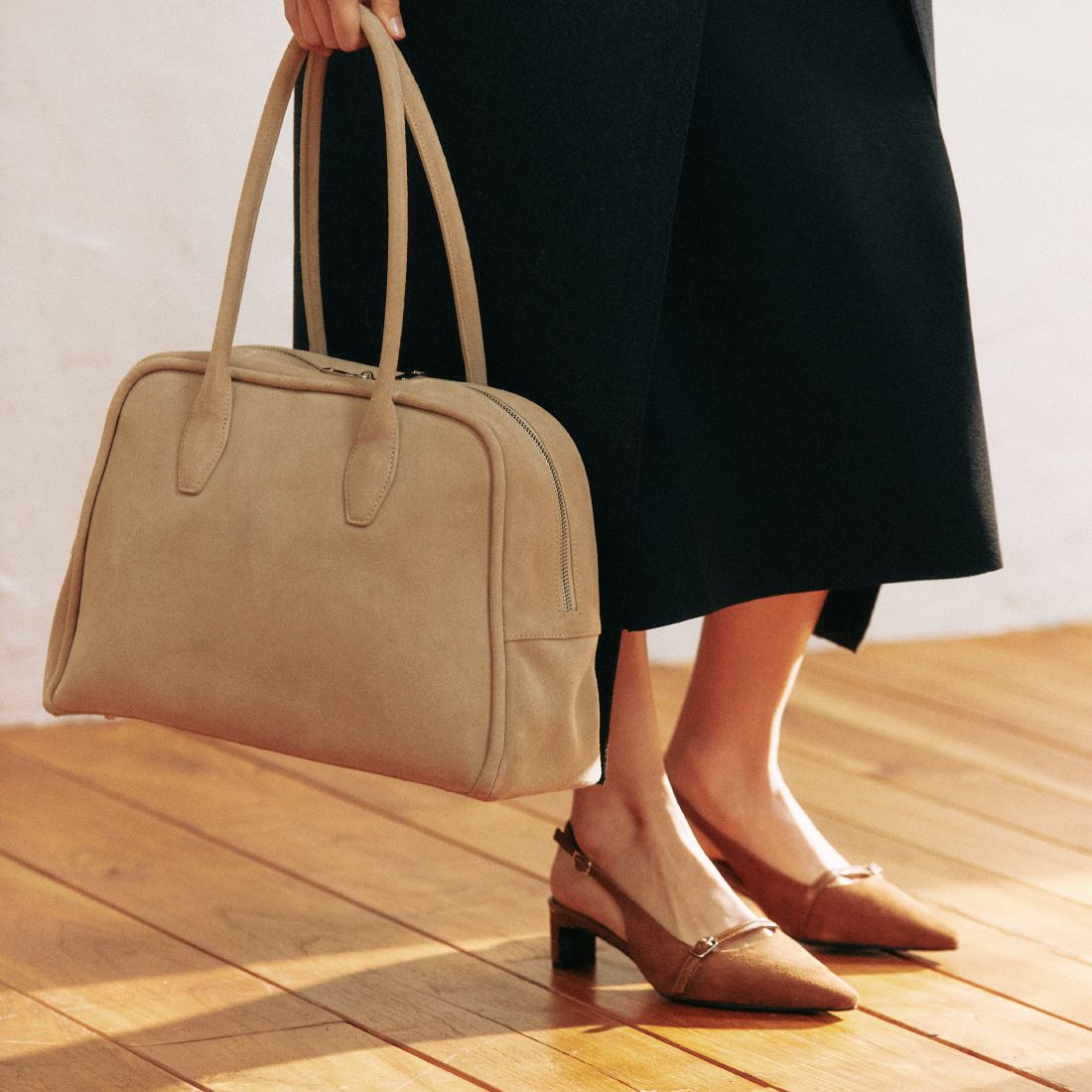 B01-L-6 카우레더 볼링백 라지_스웨이드 베이지 - 감도 깊은 취향 셀렉트샵 29CM