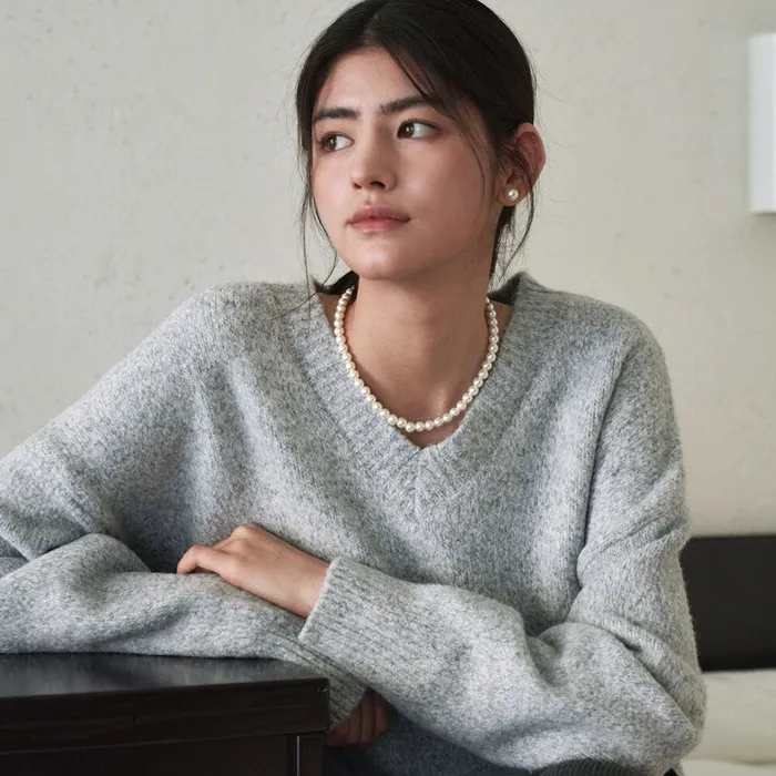 Soft loose V-neck knit - 4color - 감도 깊은 취향 셀렉트샵 29CM