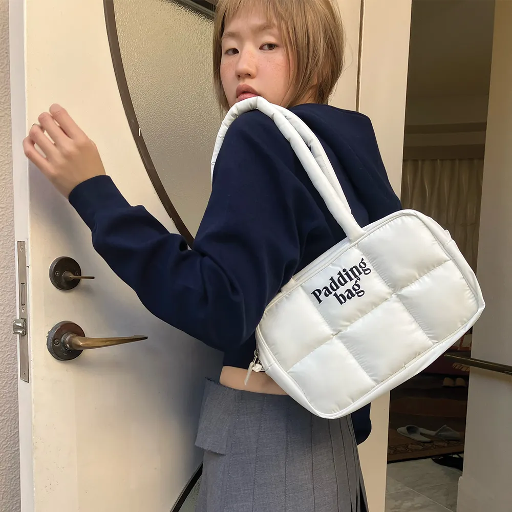 PADDING SQUARE SHOULDER BAG_2color - 감도 깊은 취향 셀렉트샵 29CM