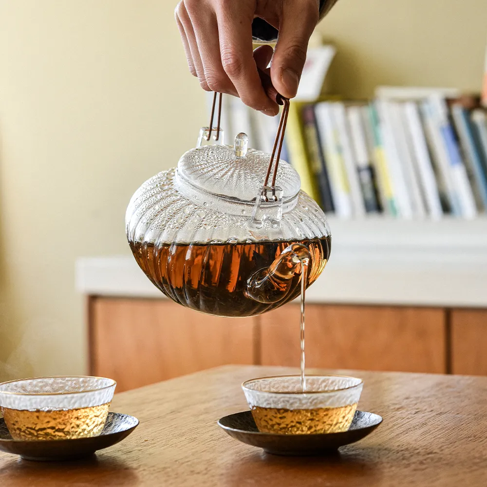 라운드 앤틱 내열유리 차주전자 (550ml) - 감도 깊은 취향 셀렉트샵 29CM