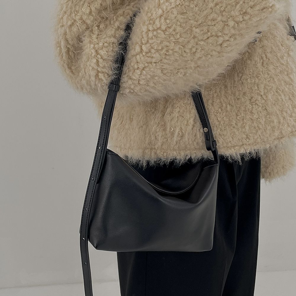 LUA BAG_BLACK - 감도 깊은 취향 셀렉트샵 29CM