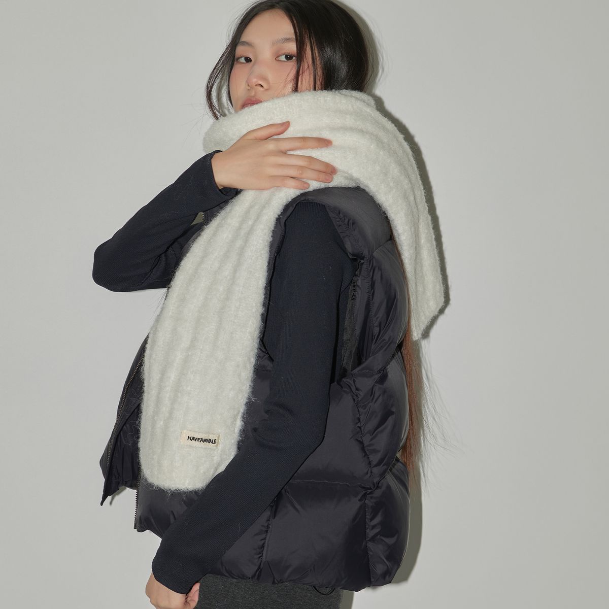 soft boucle muffler (IVORY) - 감도 깊은 취향 셀렉트샵 29CM