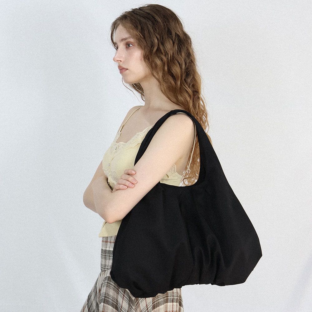 Rustling shoulder bag [Suede black] - 감도 깊은 취향 셀렉트샵 29CM
