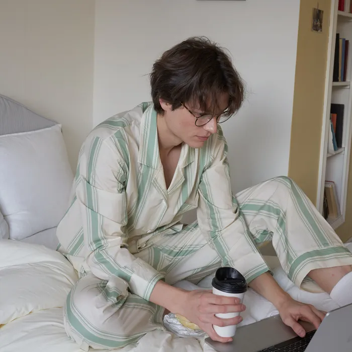 [29CM 단독] (uni)미드나잇인파리 스트라이프 파자마 올리브 - 감도 깊은 취향 셀렉트샵 29CM