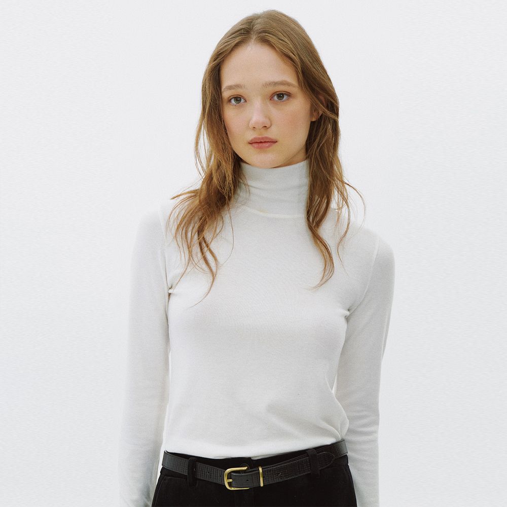 [2ND] Classic Turtleneck Top in Ivory - 감도 깊은 취향 셀렉트샵 29CM