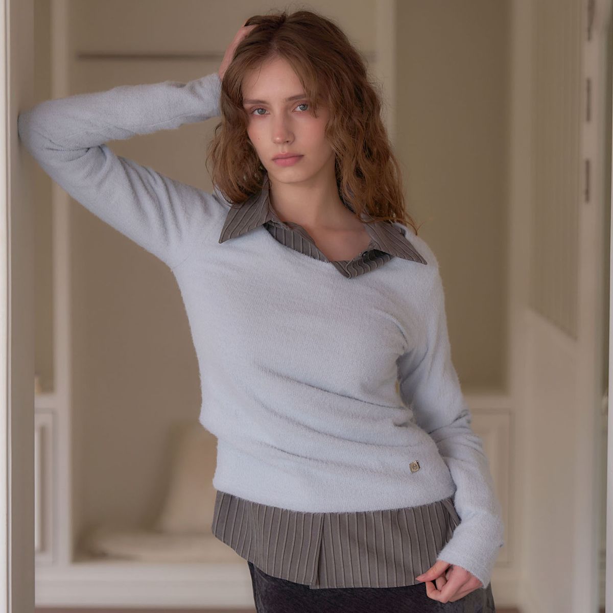 FLUFFY MUFFLER TOP [ PALE BLUE ] - 감도 깊은 취향 셀렉트샵 29CM