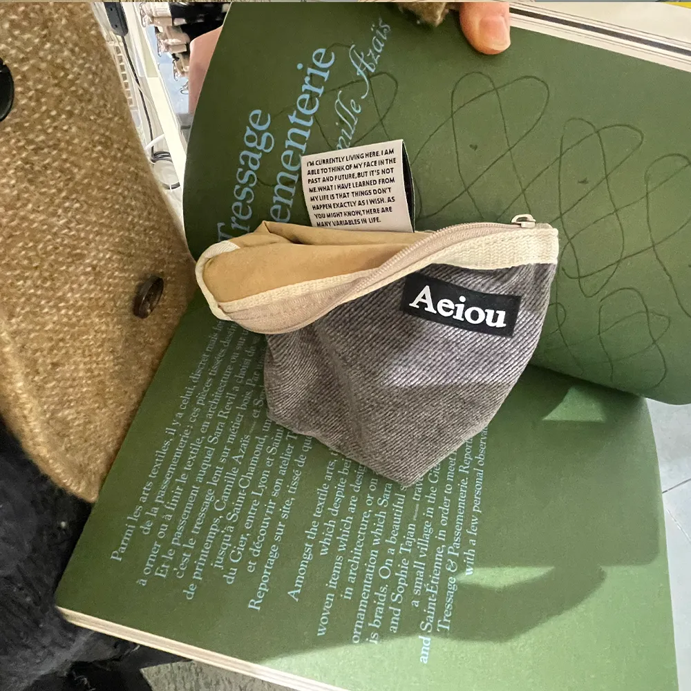 Aeiou Basic Pouch (M size) Velvet Twill Gray - 감도 깊은 취향 셀렉트샵 29CM