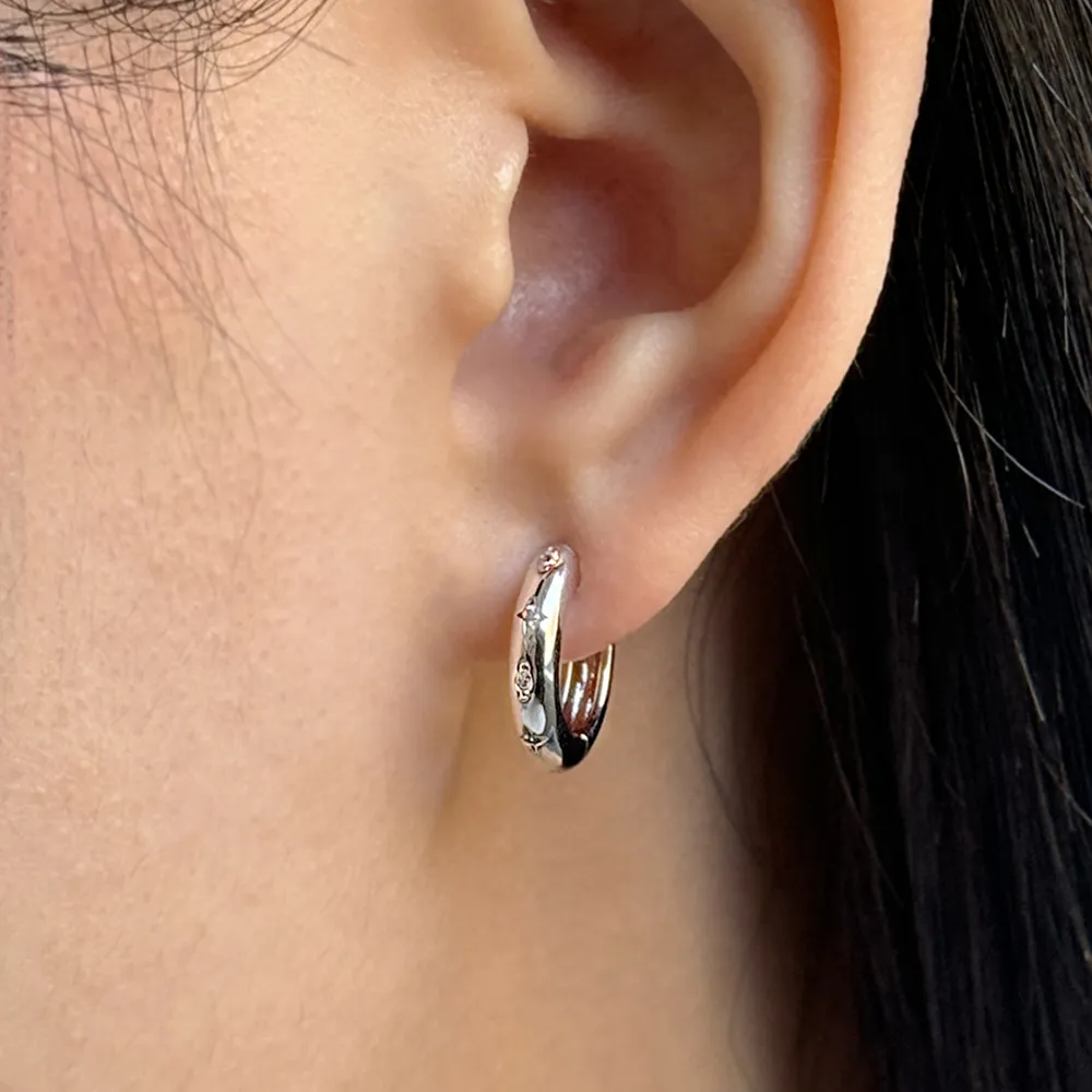 Star stone one touch earrings (Silver) BH7E40712WBXXX - 감도 깊은 취향 셀렉트샵 29CM